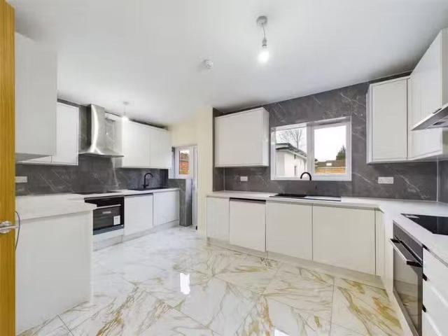 7 bedroom Semi Detached House to rent, Mc Intosh Road, Romford.