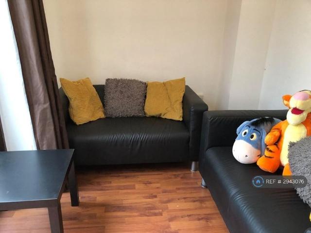 1 bedroom in a house share to rent