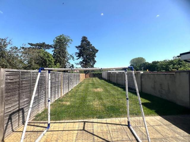 7 bedroom semi detached house to rent