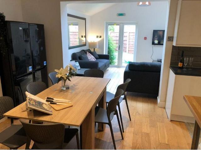 7 bedroom semi detached house to rent