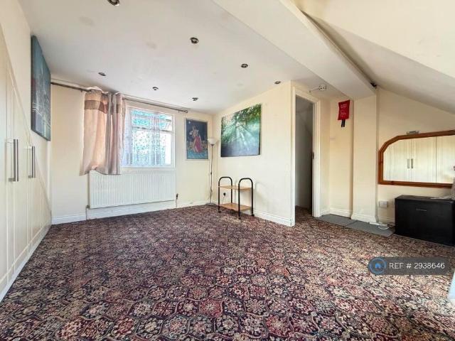 7 bedroom semi detached house to rent