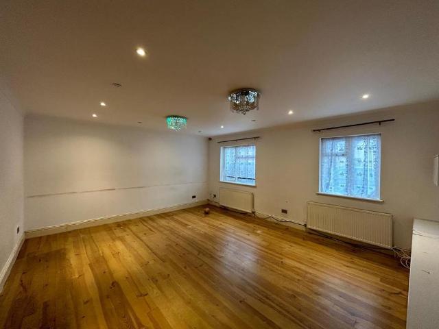 7 bedroom semi detached house to rent