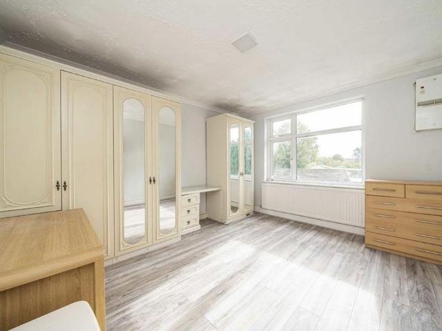7 bedroom semi detached house to rent