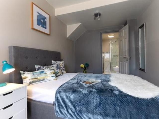 7 bedroom semi detached house to rent