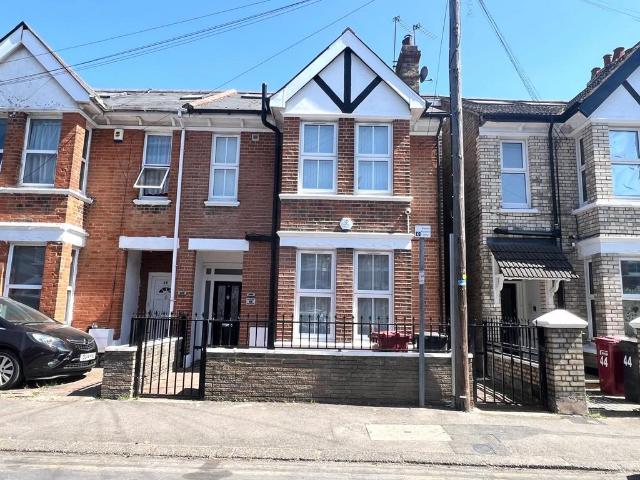 7 bedroom semi detached house to rent