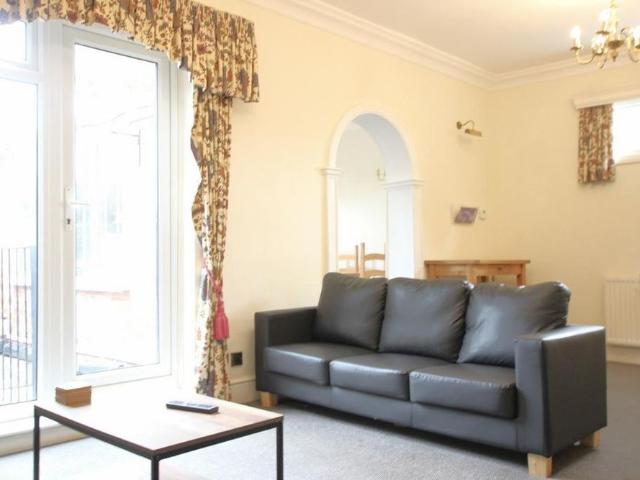7 bedroom semi detached house to rent