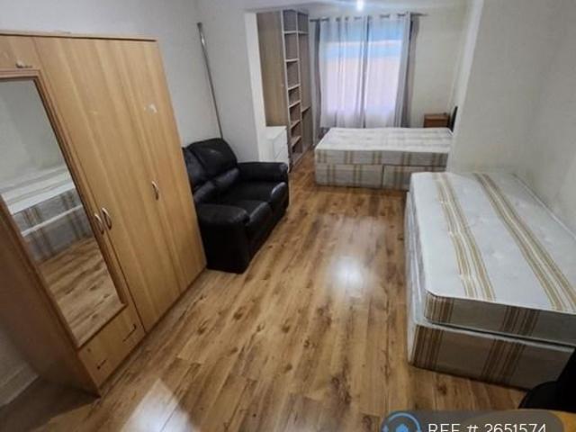 7 bedroom semi detached house to rent