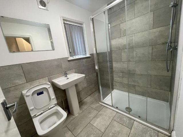 7 bedroom semi detached house to rent