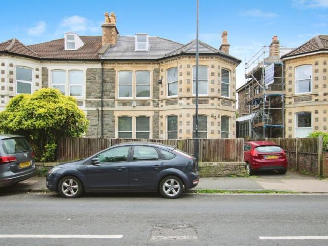 7 bedroom semi detached house to rent