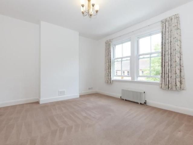 7 bedroom semi detached house to rent