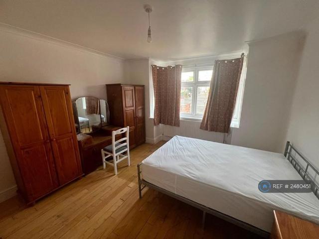 7 bedroom semi detached house to rent
