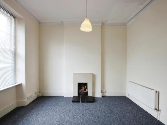 7 bedroom semi detached house to rent