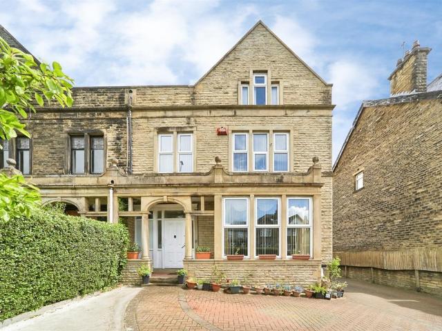 7 bedroom semi detached house for sale