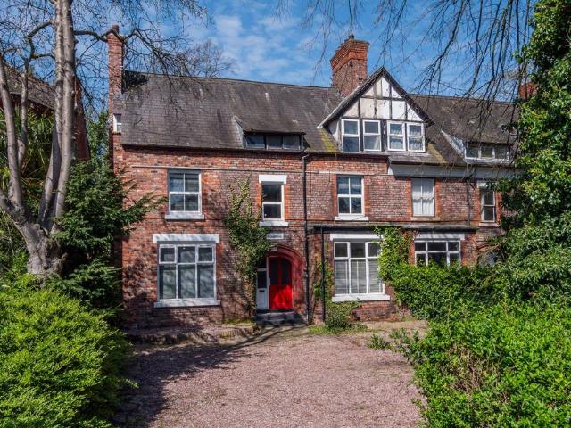 7 bedroom semi detached house for sale