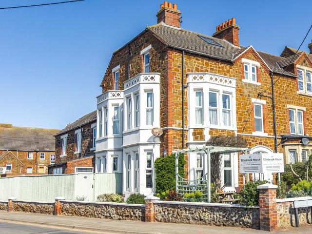 7 bedroom semi detached house for sale