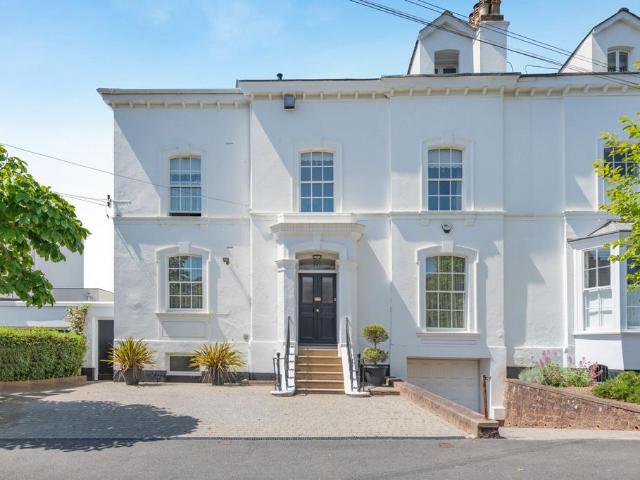 7 bedroom semi detached house for sale
