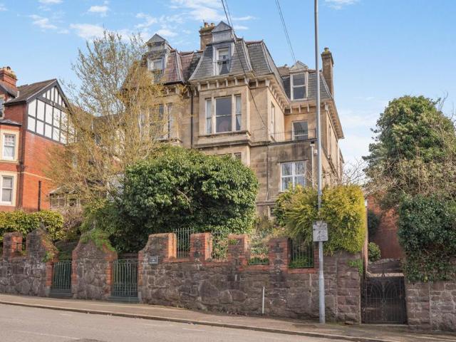 7 bedroom semi detached house for sale