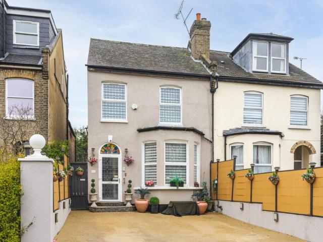 7 bedroom semi detached house for sale