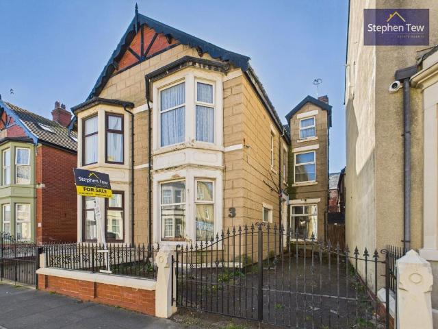 7 bedroom semi detached house for sale
