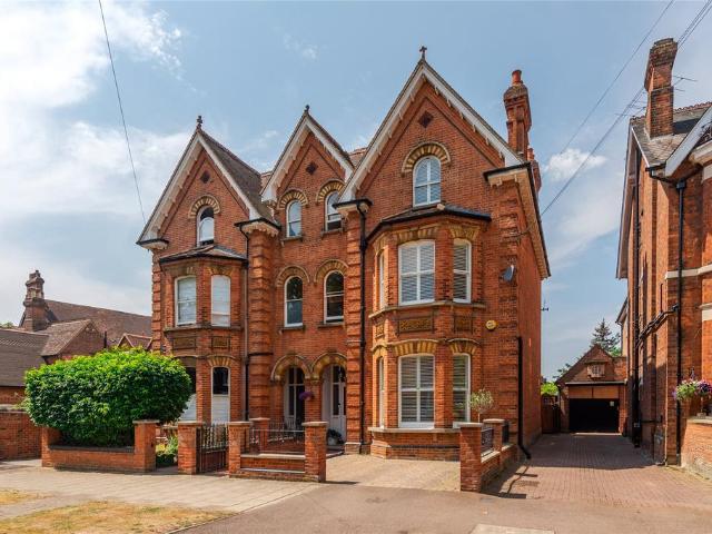 6 bedroom semi detached house for sale