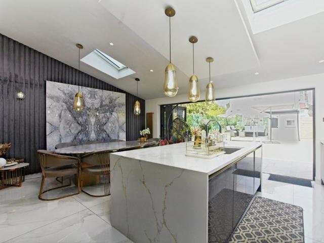 7 bedroom semi detached house for sale
