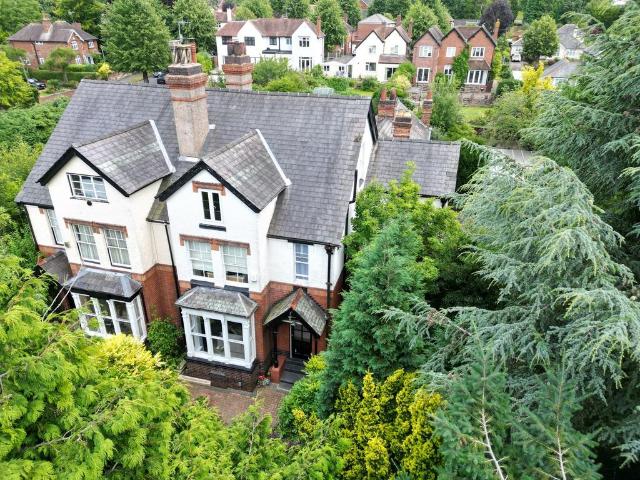 7 bedroom semi detached house for sale
