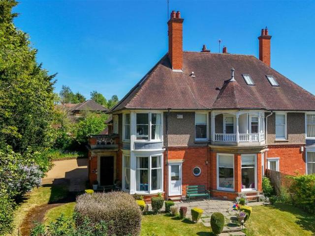 7 bedroom semi detached house for sale
