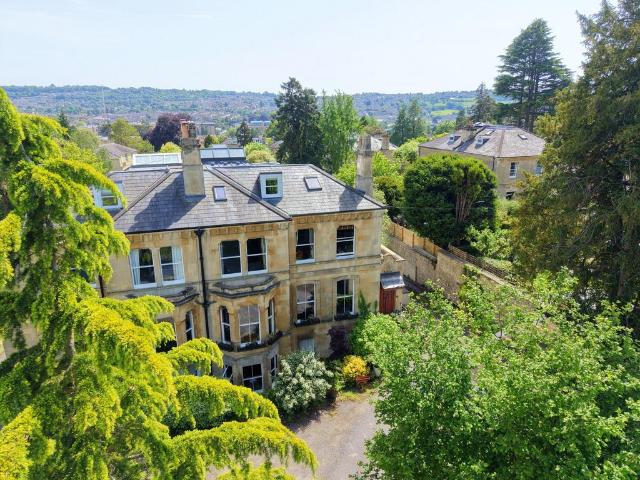 7 bedroom semi detached house for sale