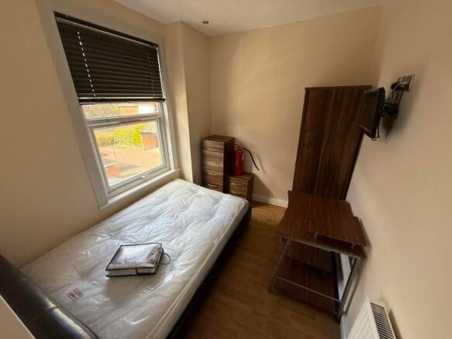7 bedroom semi detached house for sale in 112 Uttoxeter New Road, Derby, Derbyshire DE22 3JB, DE22