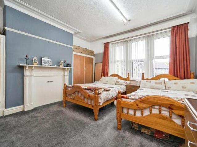7 bedroom semi detached house for sale in Bradford Road, Shipley, BD18