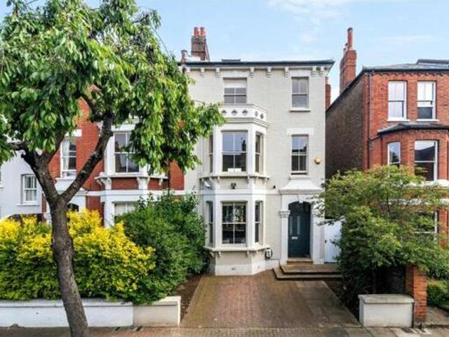 7 Bedroom Semi detached House For Sale In London