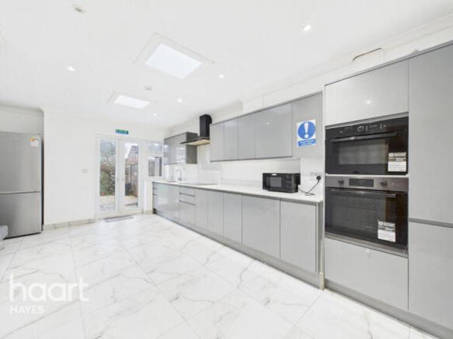 7 bedroom semi detached house for sale in Shepiston Lane, Hayes, UB3