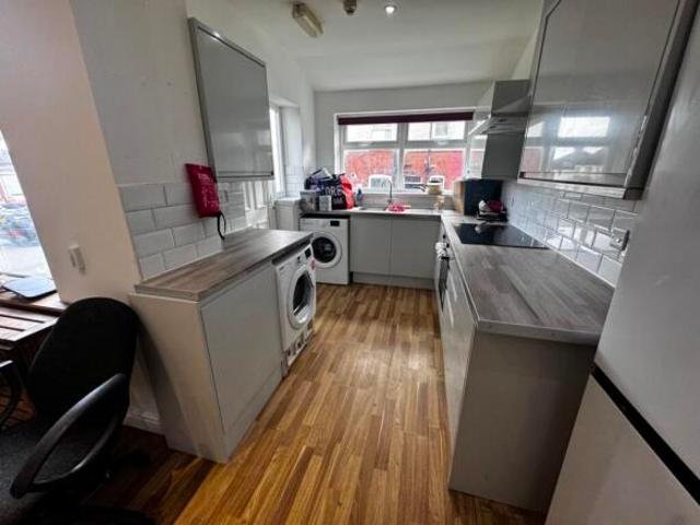 7 bedroom semi detached house for rent in Walmsley Road, Leeds, West Yorkshire, LS6