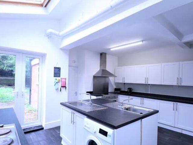7 Bedroom Semi detached House For Rent In Birmingham