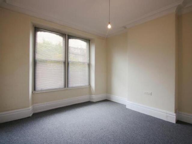 7 bedroom semi detached house for rent in Chesterfield Road St Andrews, BS6