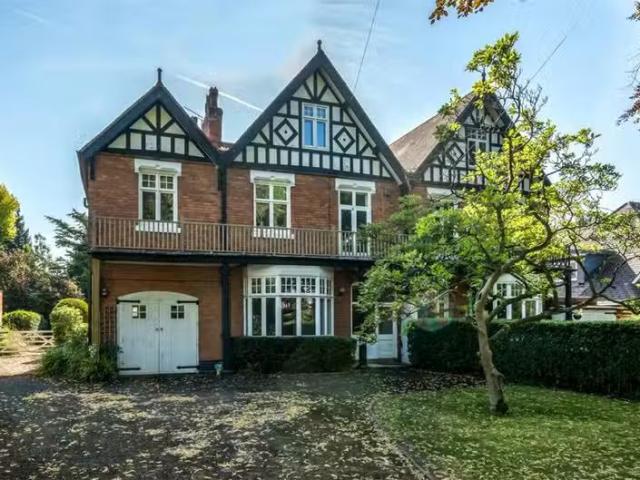 7 bedroom semi detached house for rent in Diddington Lane, Ham.