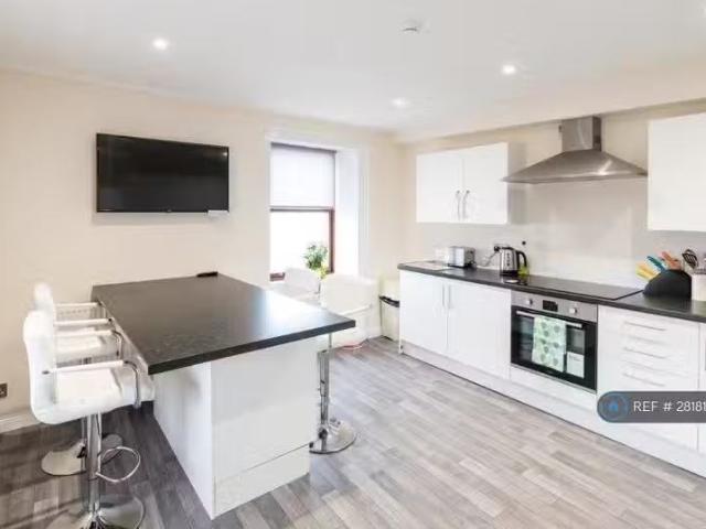 7 bedroom semi detached house for rent in Fife Street, Banff.