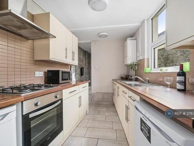 7 bedroom semi detached house for rent in Furzehill Road, Plymouth, PL4