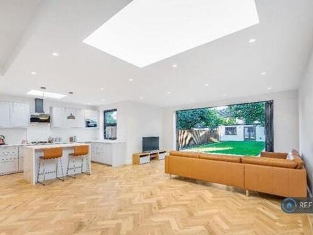 7 Bedroom Semi detached House For Rent In London