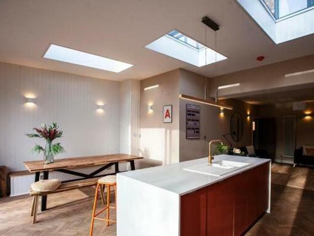 7 Bedroom Semi detached House For Rent In Manchester