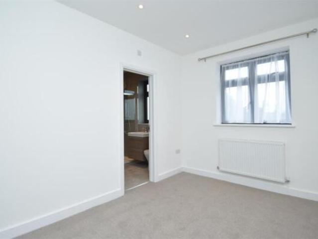 7 bedroom semi detached house for rent in Rossdale Drive, London, NW9