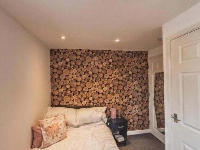 7 Bedroom Shared Living/roommate Birmingham Birmingham 90563829