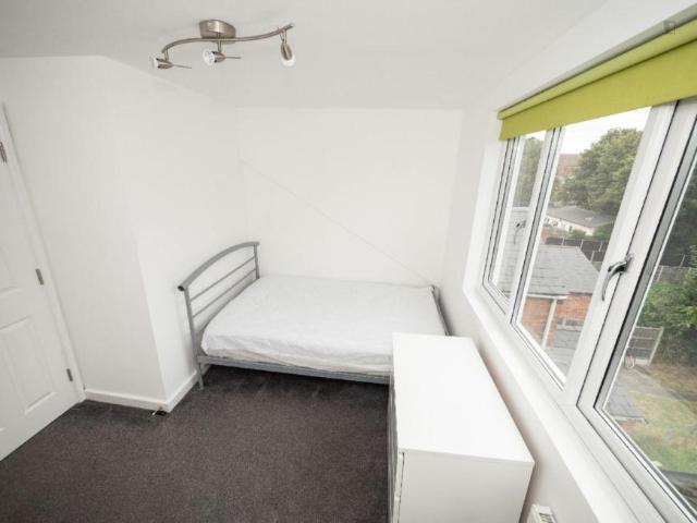 7 Bedroom Shared Living/roommate Birmingham Birmingham LS90563778