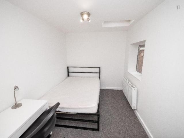 7 Bedroom Shared Living/roommate Birmingham Birmingham LS90563809