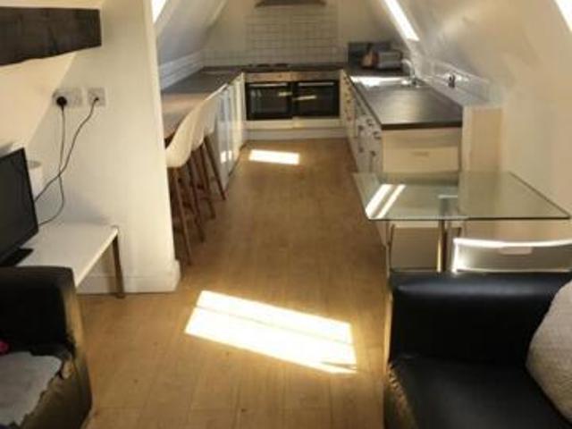 7 Bedroom Shared Living/roommate Leeds West Yorkshire 101469344