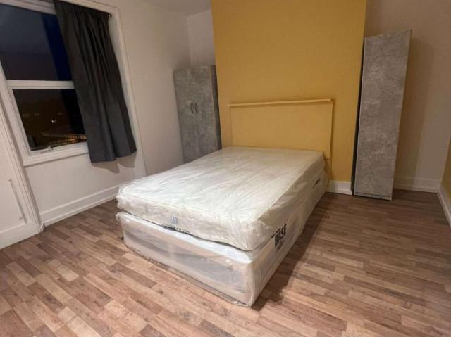 7 Bedroom Shared Living/roommate London London 102056195