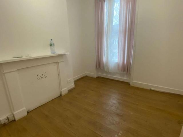 7 Bedroom Shared Living/roommate London London 103580487