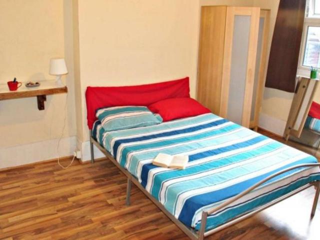 7 Bedroom Shared Living/roommate London London 90559458