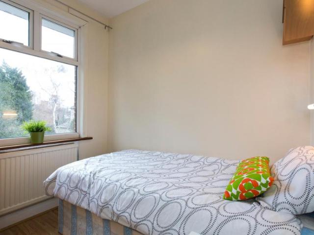 7 Bedroom Shared Living/roommate London London 90562669