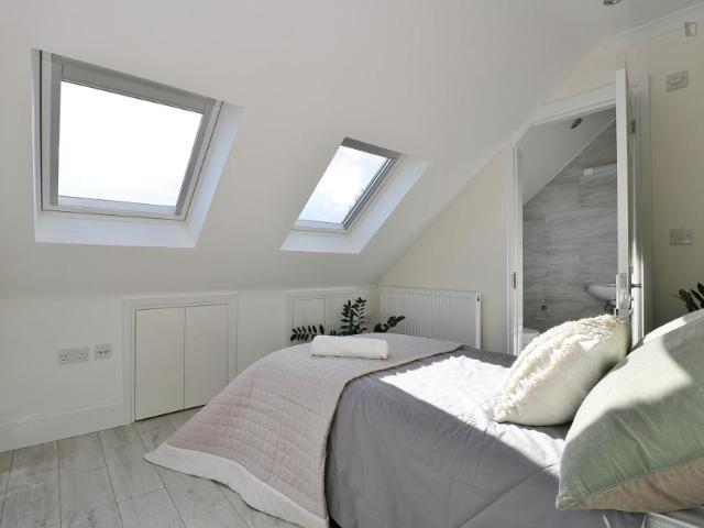 7 Bedroom Shared Living/roommate London London 90562334